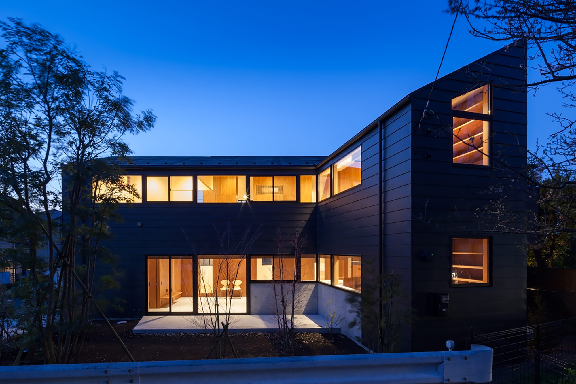 妙蓮寺の家 住まいが街並みの一部となる – 仲亀清進建築事務所